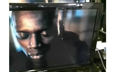 Achat TELEVISEUR PHILIPS 66CM / TNT HD / AVEC TELECOMMANDE occasion ...