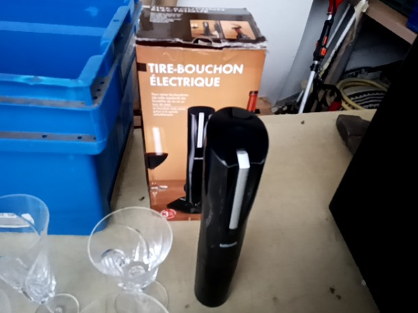 Achat TIRE BOUCHON ELECTRIQUE NEUF +CARTON occasion - Ales | Troc.com