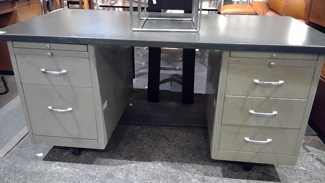 Tweedehands aankoop en verkoop BUREAU JAREN 50-Evere | Troc.com