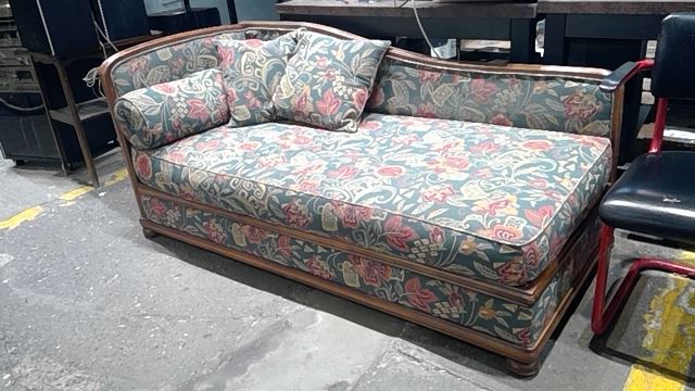 Tweedehands aankoop en verkoop ZONNEWIJZER STOF GEBLOEMD-Evere | Troc.com
